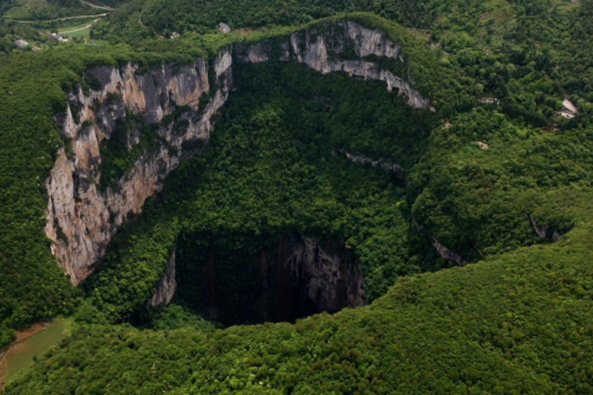 Chinese Stunning Tiankeng Sinkholes Becoming A Threat For Earth